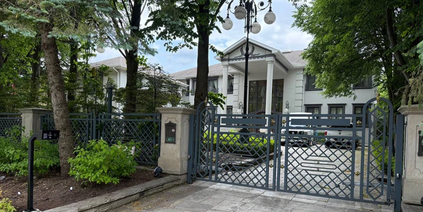 Effortless Electric Gate Rescue: How to Fix a Stuck Gate Like a Pro